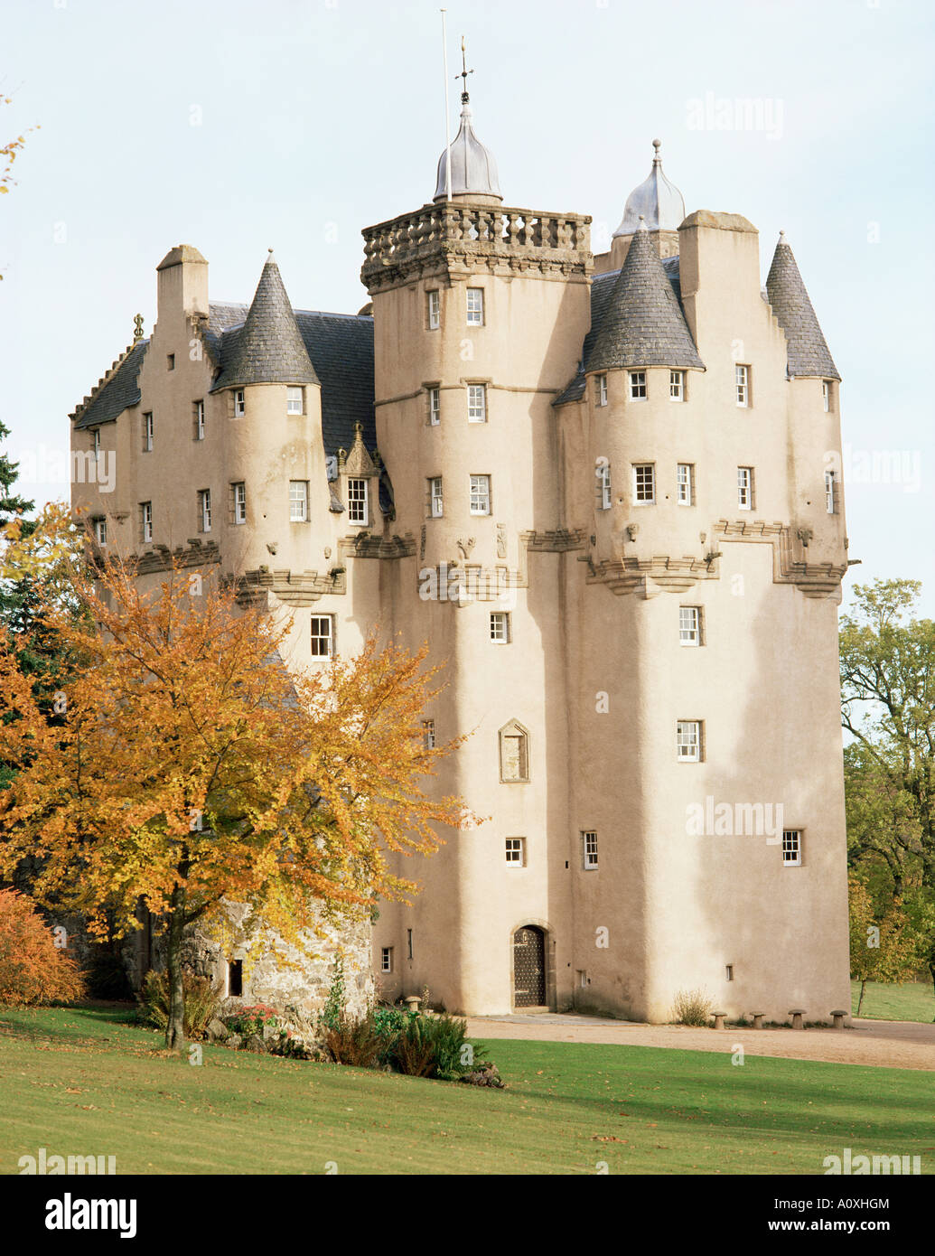 Scotland craigievar castle hi-res stock photography and images - Alamy