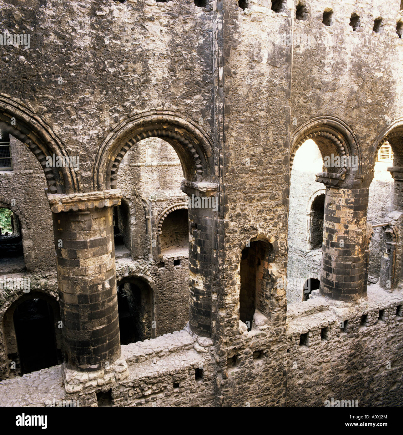 Rochester castle norman architecture hi-res stock photography and ...
