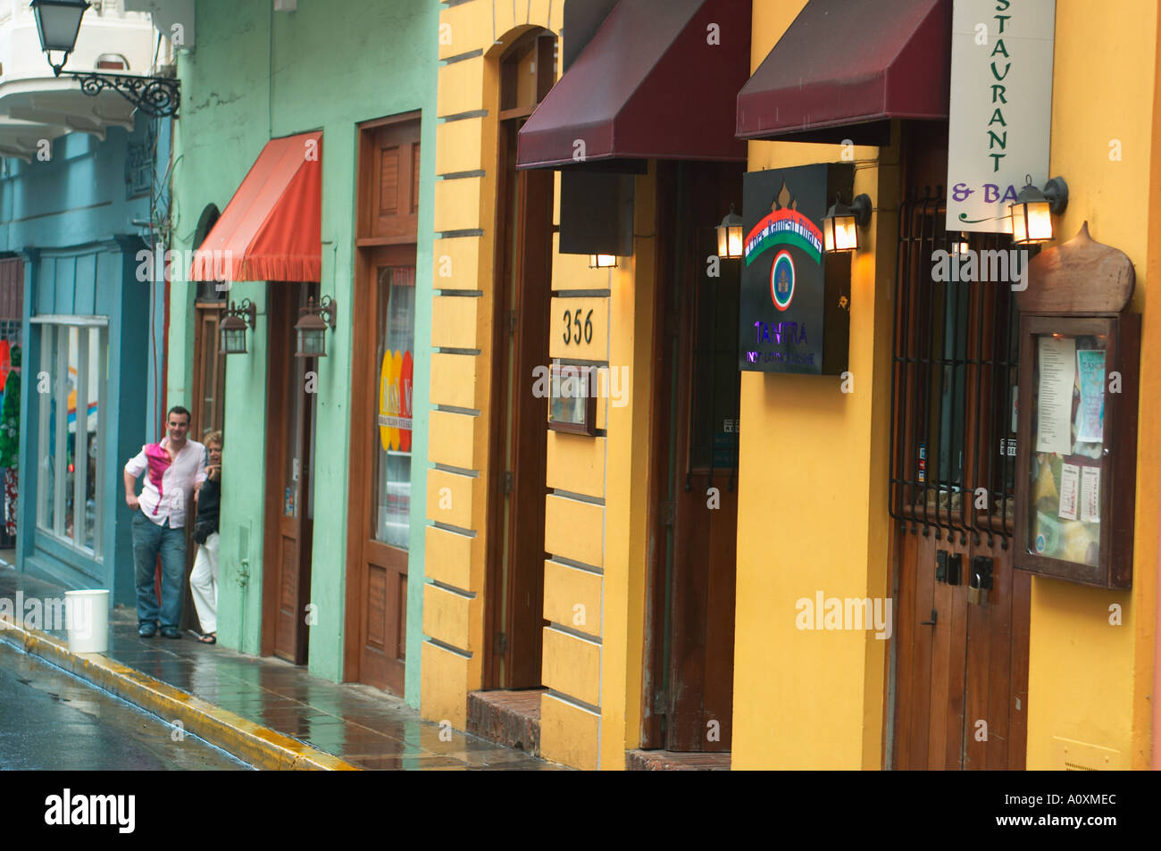 Couple in puerto rico street hi-res stock photography and images - Alamy