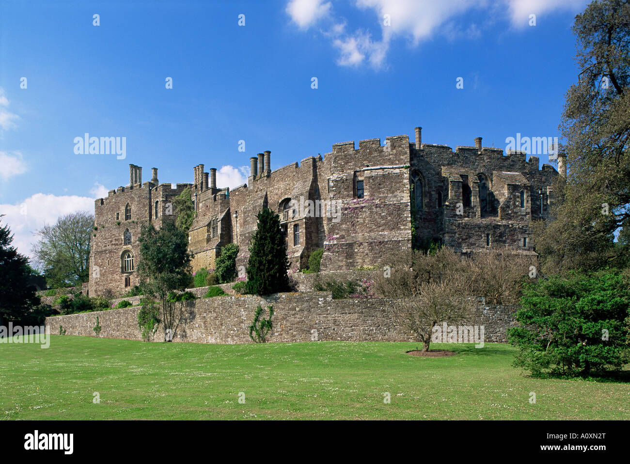 Berkeley castle in gloucestershire hi-res stock photography and images ...