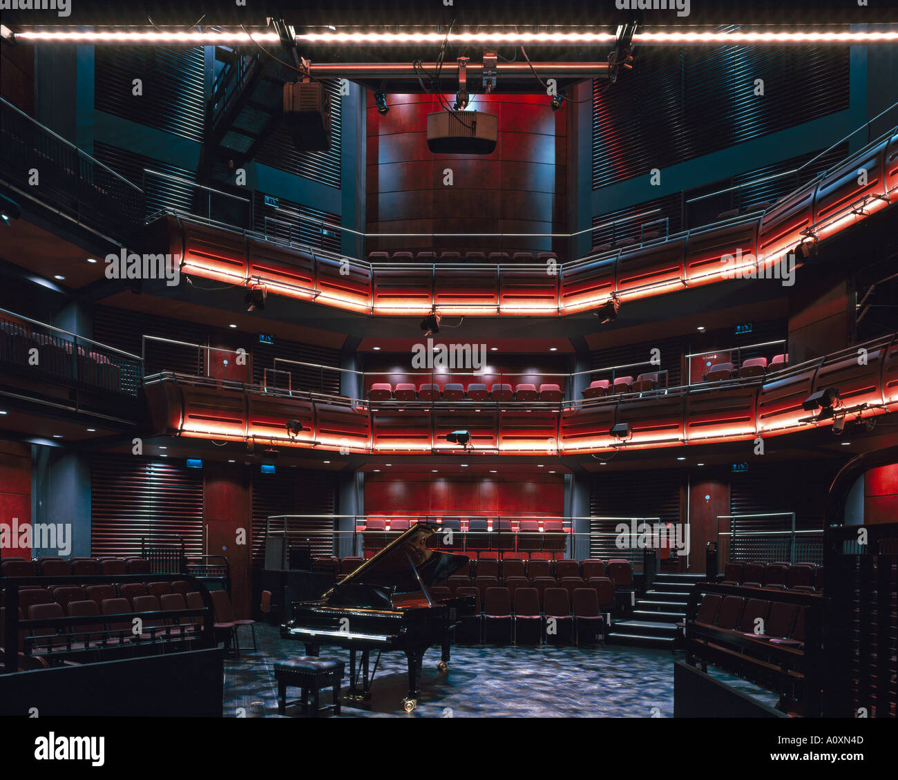 Performing Arts Centres High Resolution Stock Photography and Images ...