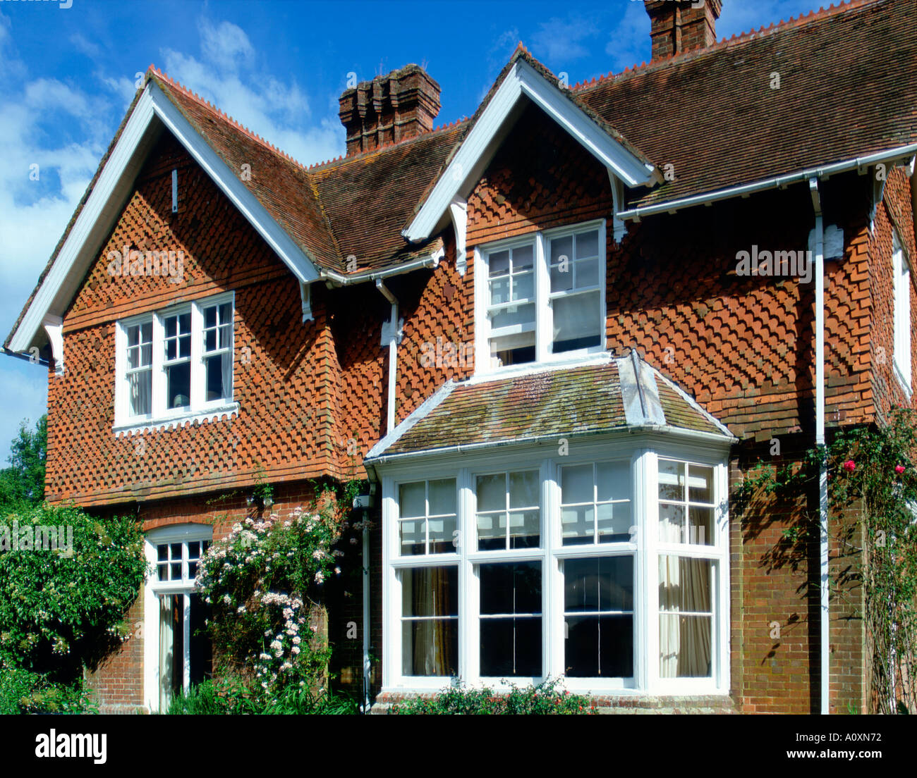 Detached House Uk Garden High Resolution Stock Photography and Images ...