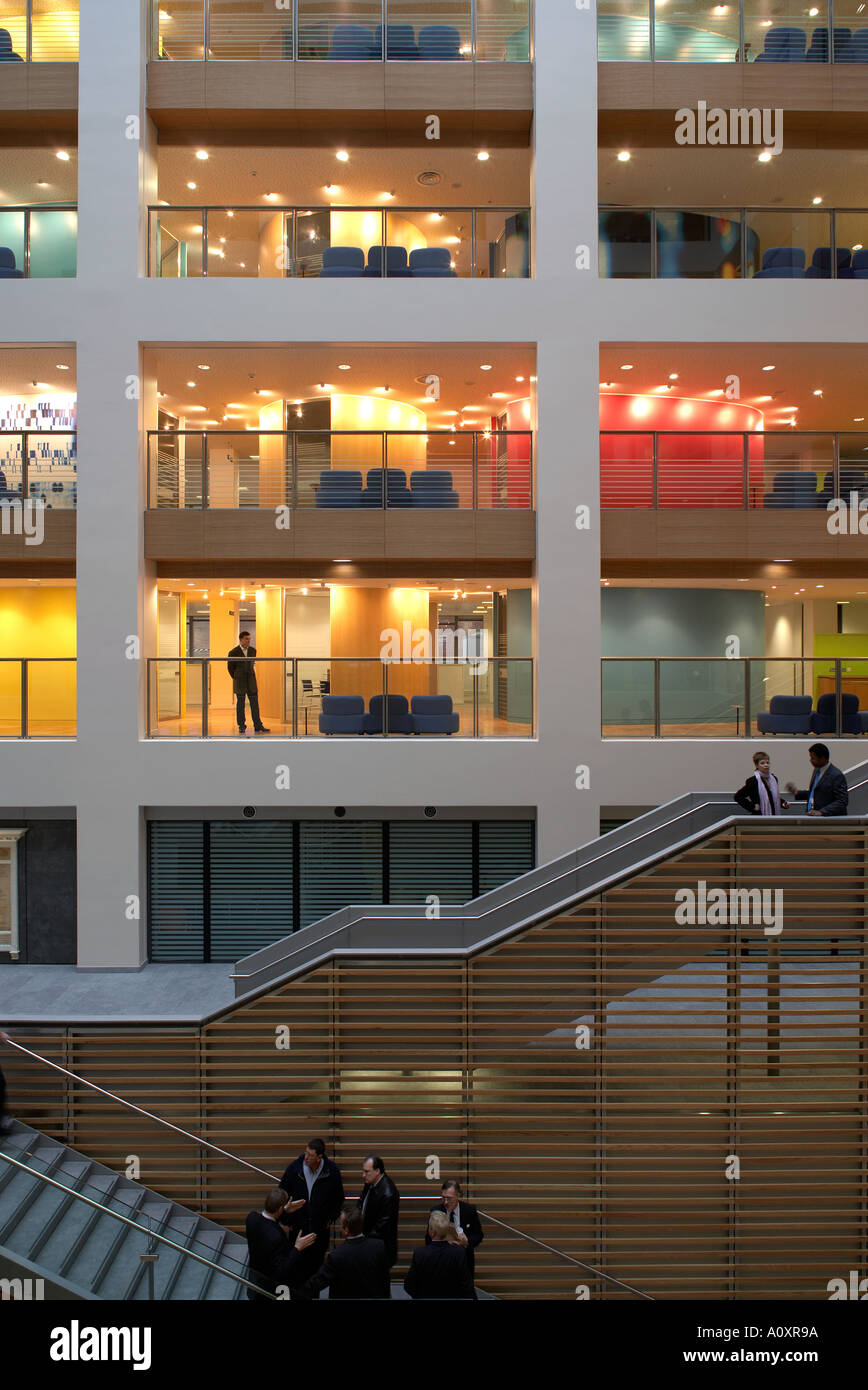 Open plan offices london hi-res stock photography and images - Alamy