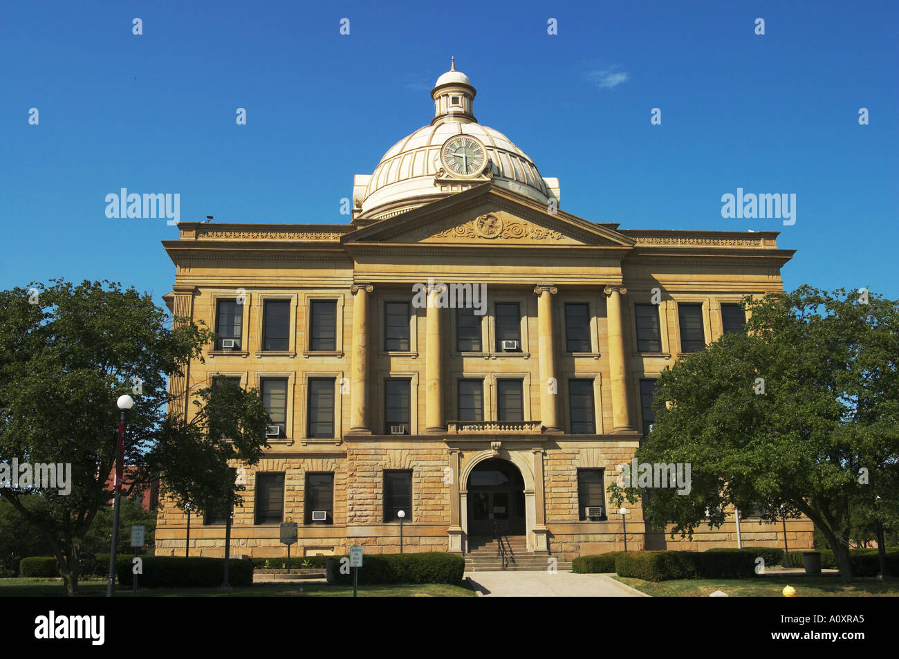 ILLINOIS Lincoln Logan County courthouse seat of government Stock Photo ...