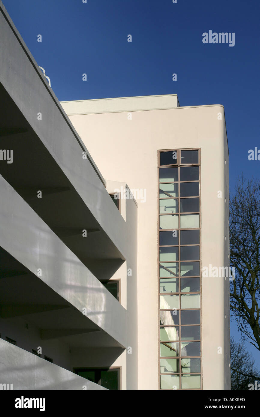 Isokon Flats. Built 1933 - 34, restored 2004. Detail of balconies and ...