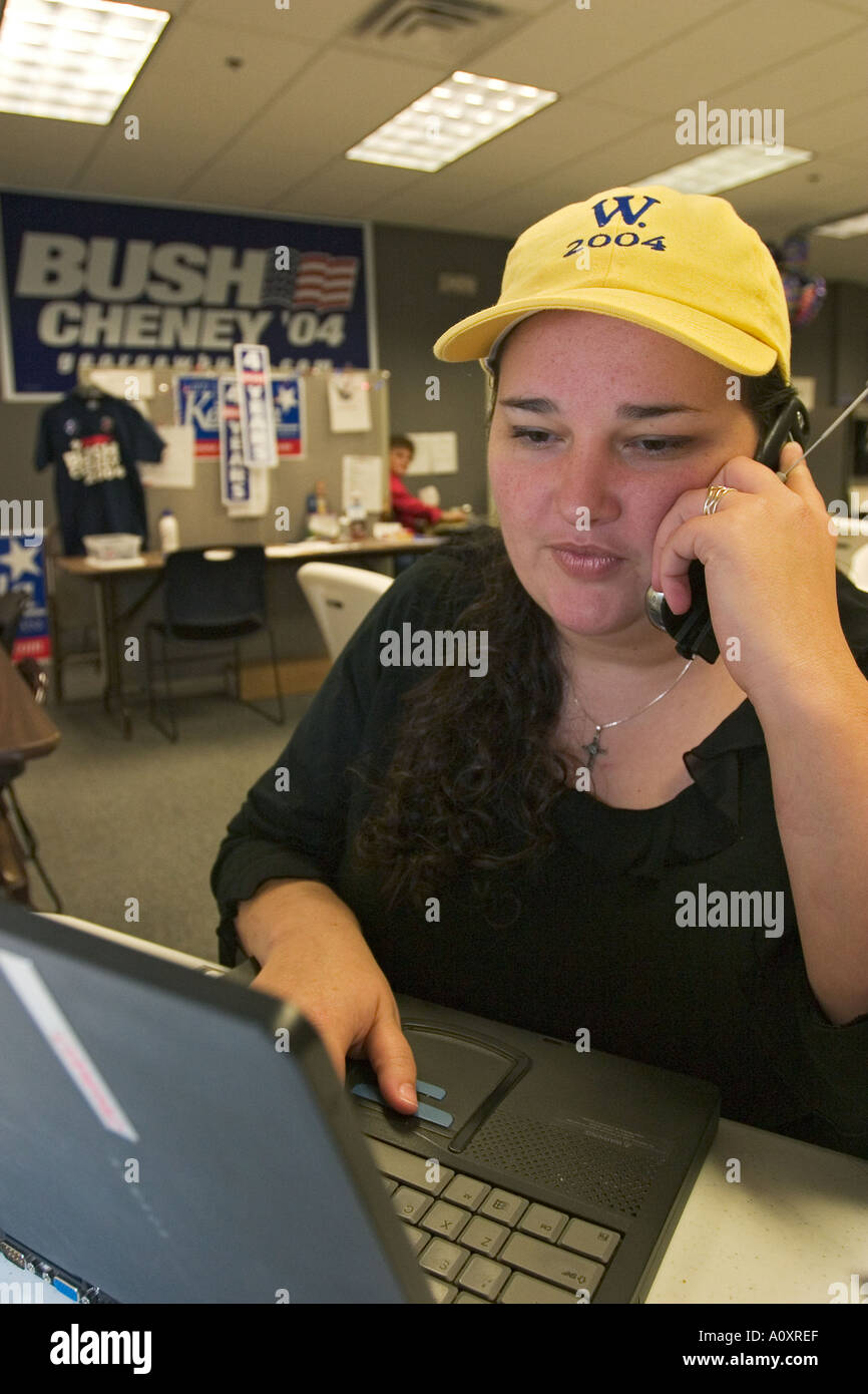 Political campaign volunteer hi-res stock photography and images - Alamy
