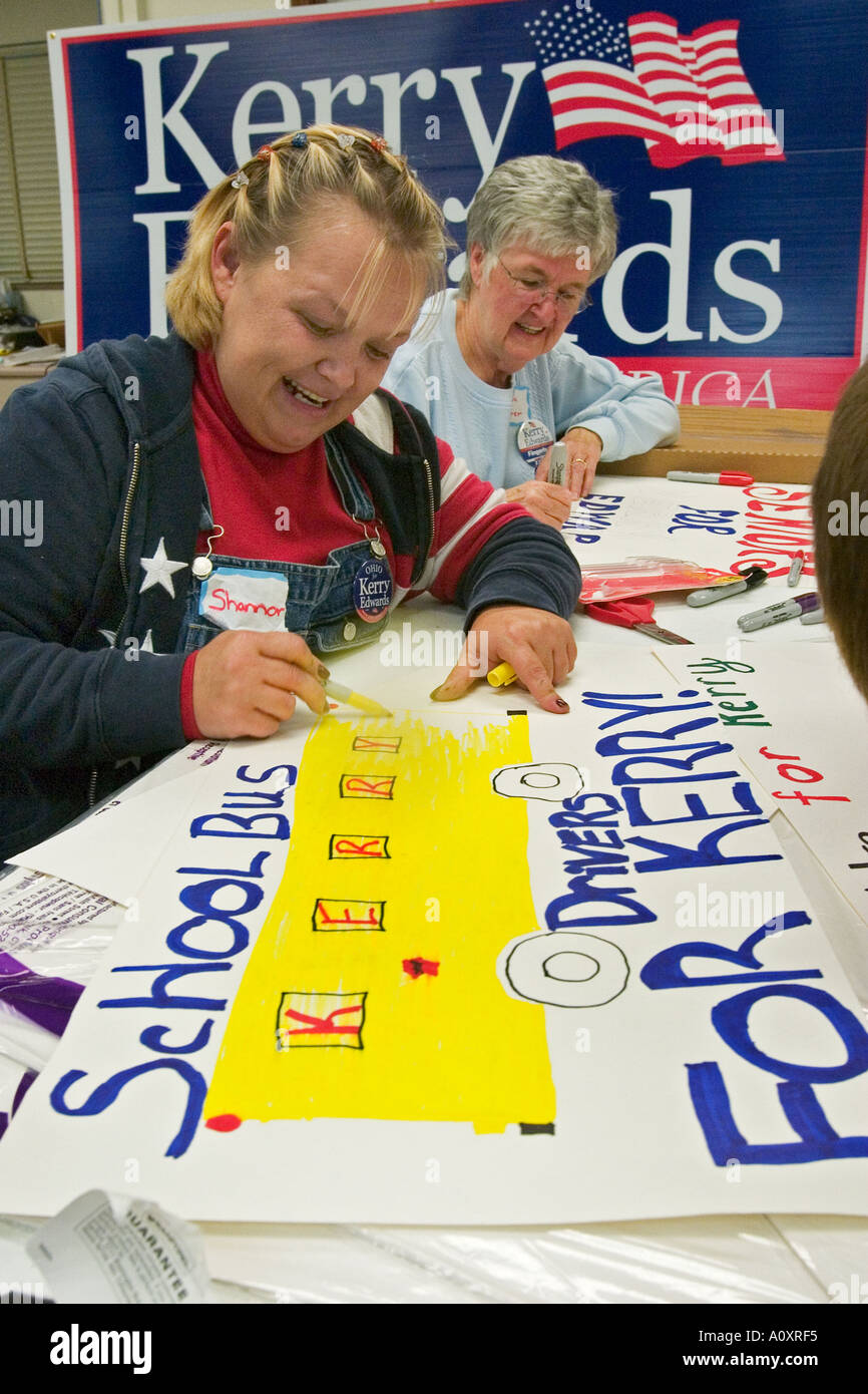 Volunteers Make Signs for Political Campaign Rally Stock Photo - Alamy