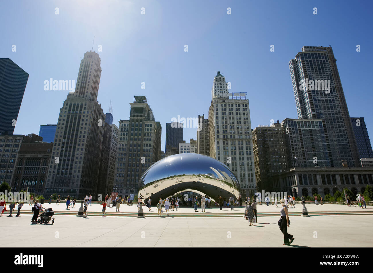 PARKS Chicago Illinois Cloud Gate sculpture in Millennium Park Kapoor ...