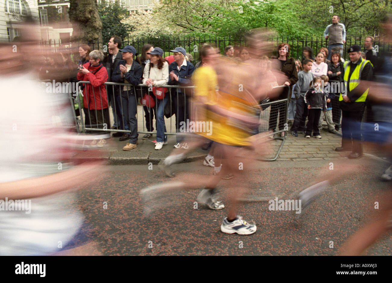 London marathon fans hi-res stock photography and images - Alamy