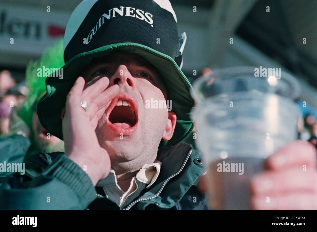 English and irish rugby fan hi-res stock photography and images - Alamy