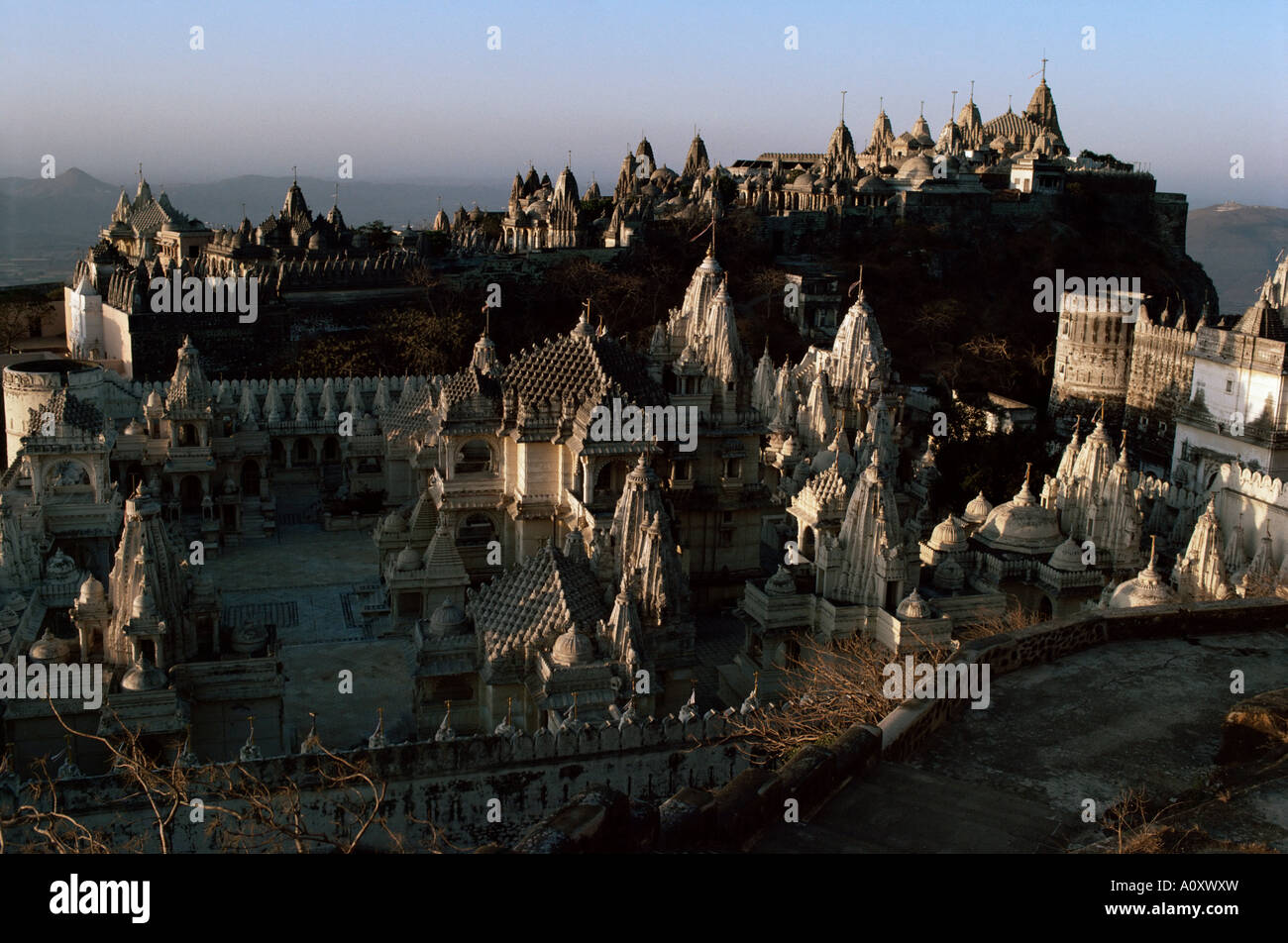 Palitana jain temples hi-res stock photography and images - Alamy