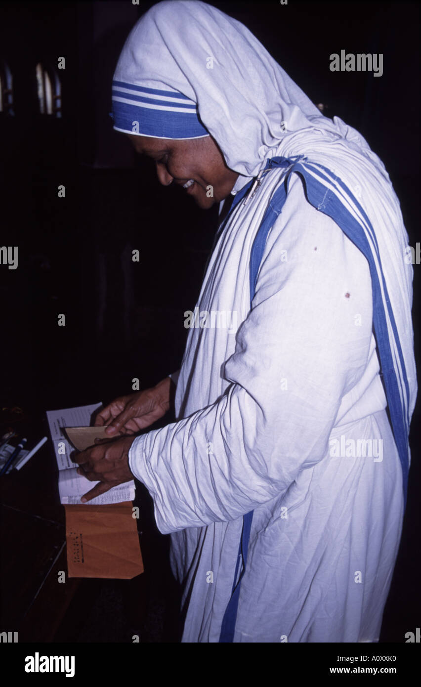 Nun, sister of mercy at Nirmal Hriday, home for the destitute and dying ...