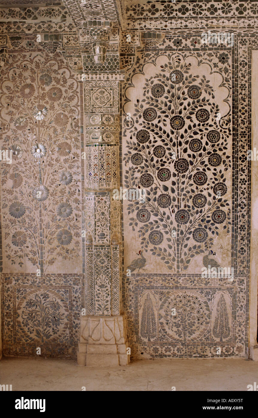 Juna Mahal old palace one of the finest examples of a painted palace ...