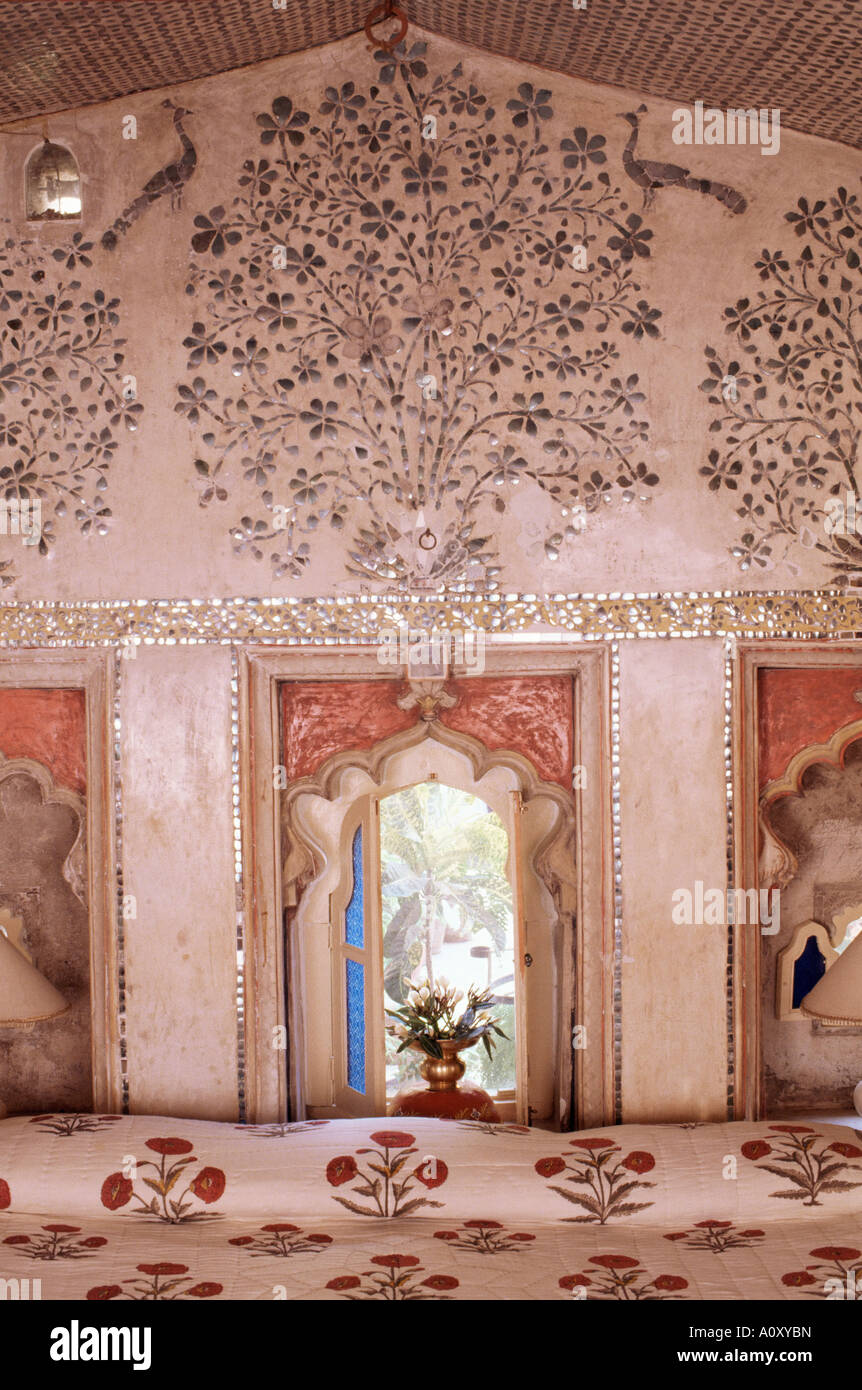 Indian palace hotel bedroom hi-res stock photography and images - Alamy