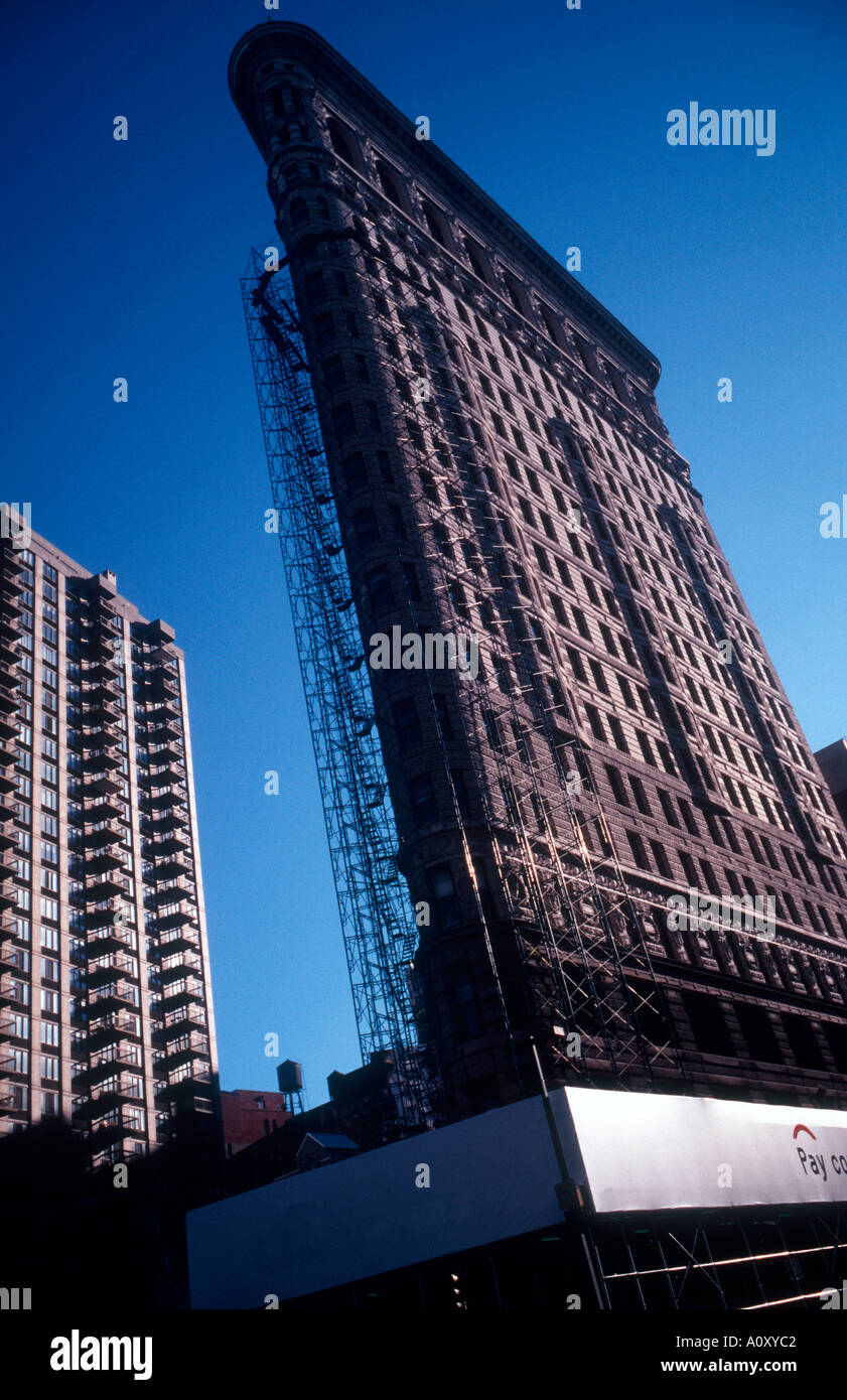 The landmark Flatiron Building in New York City undergoes a face lift ...