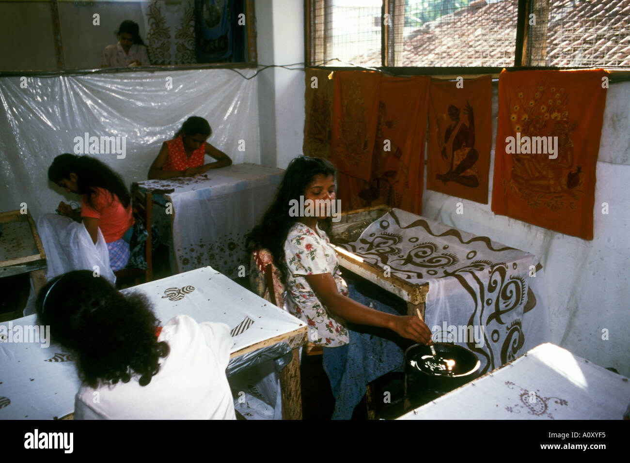Batik factory sri lanka hi-res stock photography and images - Alamy