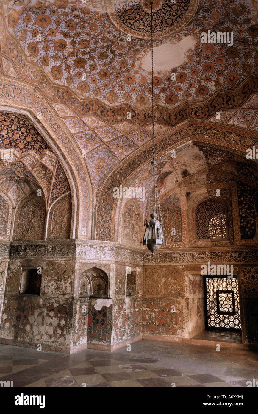 Tomb of akbar interior hi-res stock photography and images - Alamy