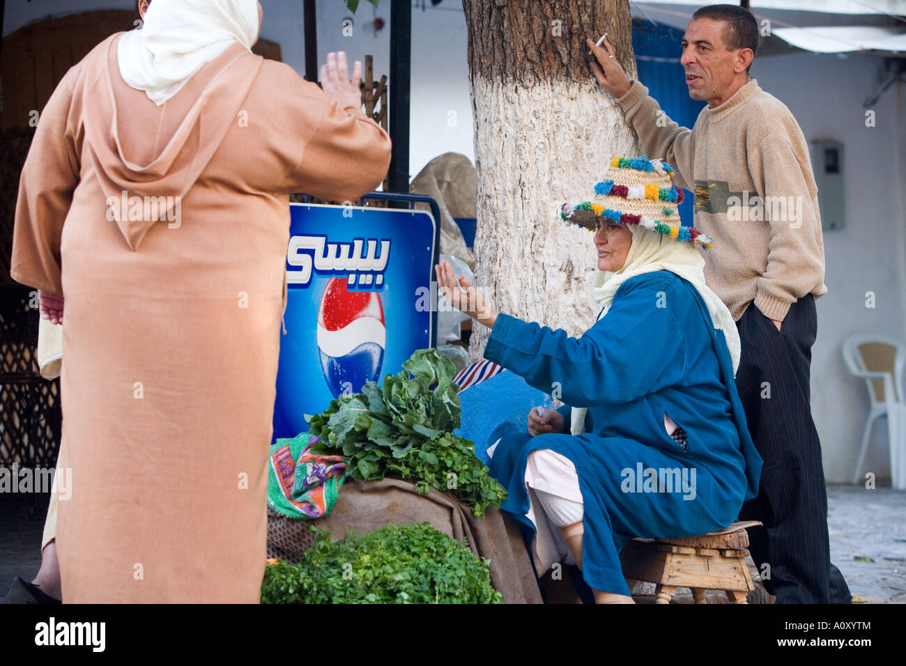 Chefchaouen woman in traditional dress hi-res stock photography and ...