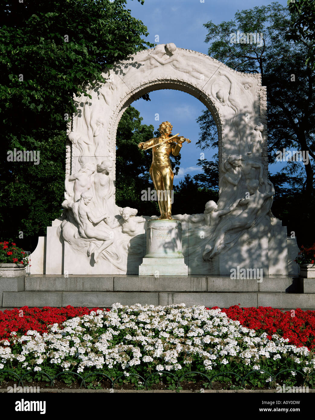 Johann Strauss monument Stadpark Vienna Austria Europe Stock Photo - Alamy