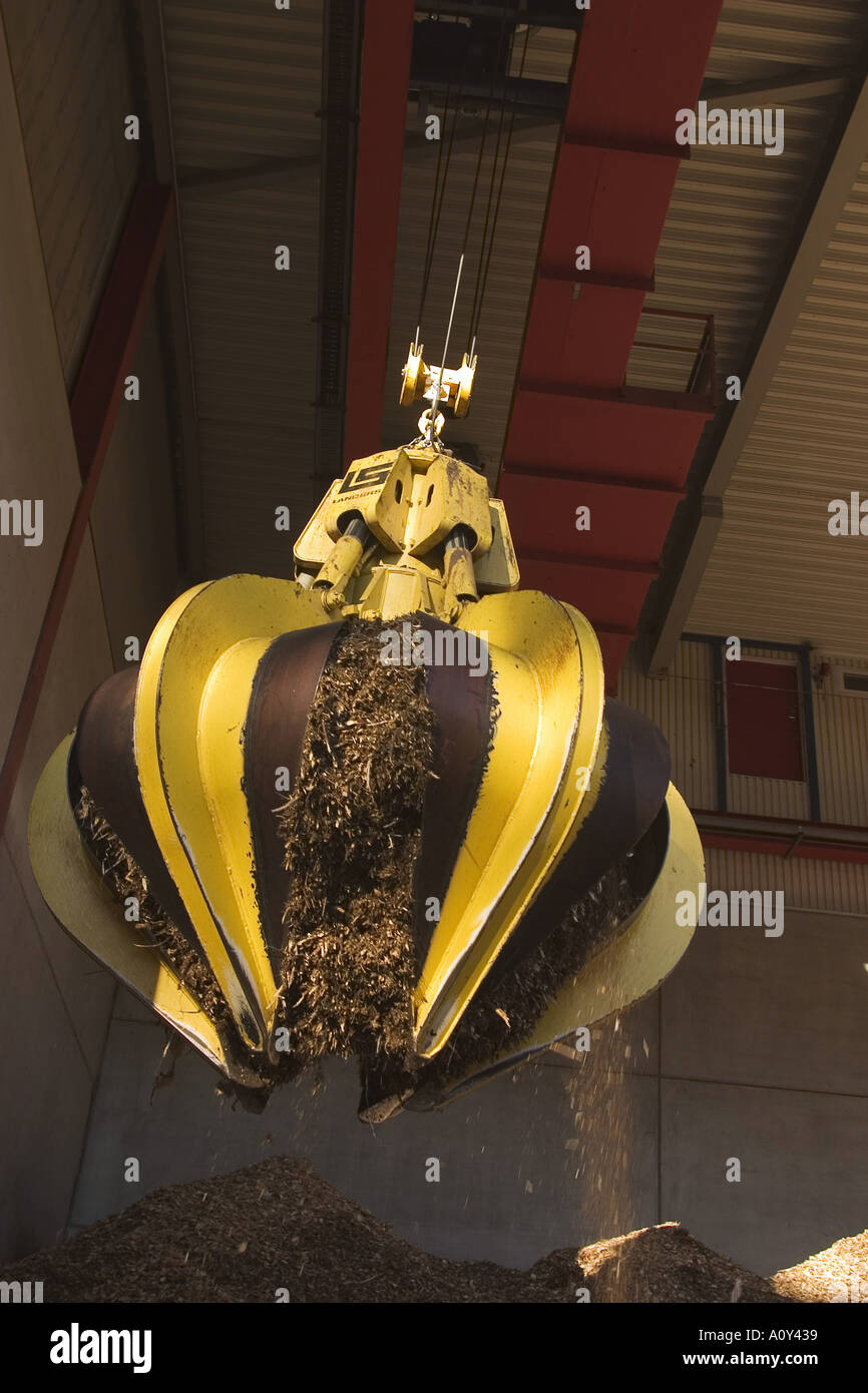 Claw winch hi-res stock photography and images - Alamy