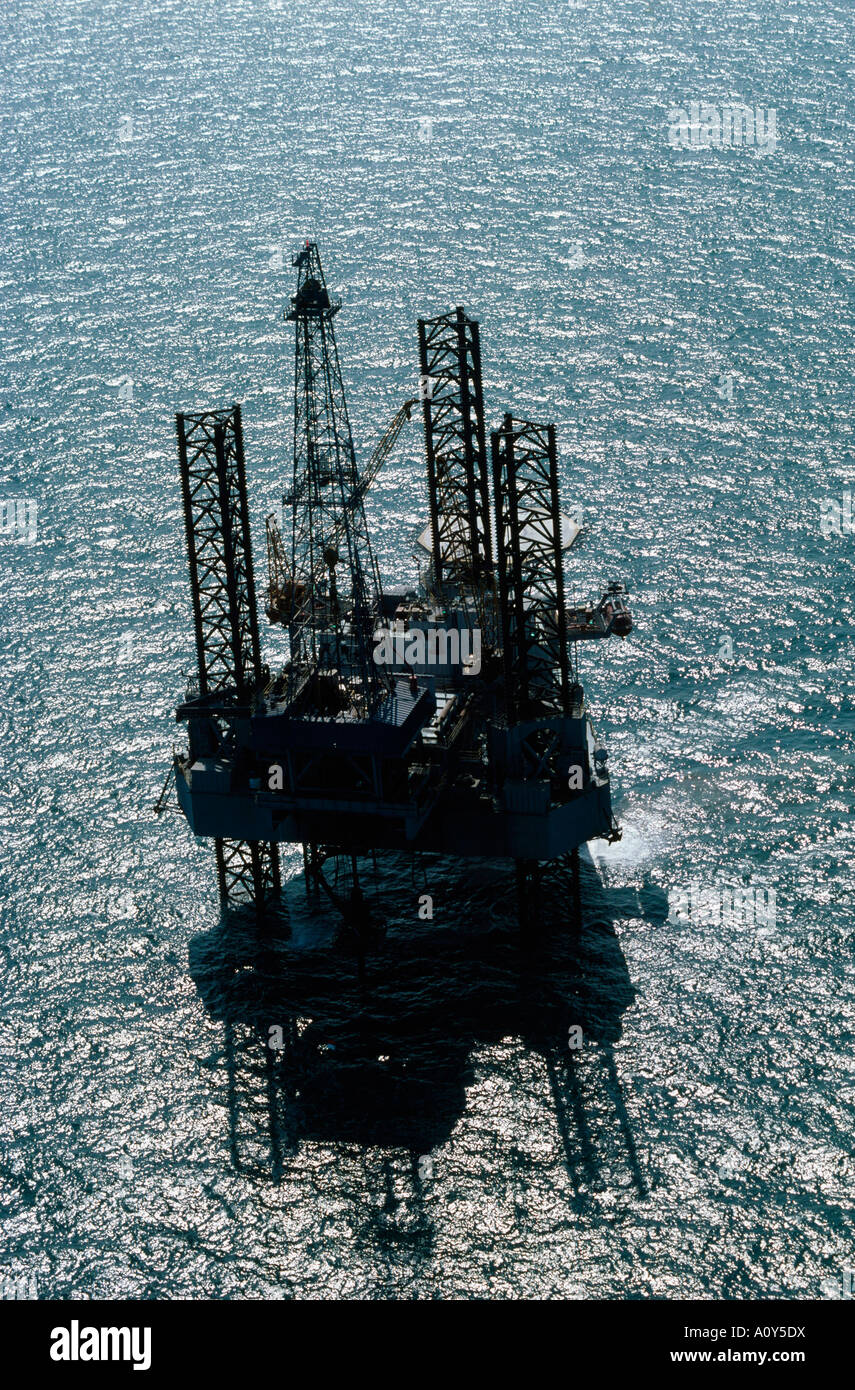 Oil rig nobody day high angle hi-res stock photography and images - Alamy