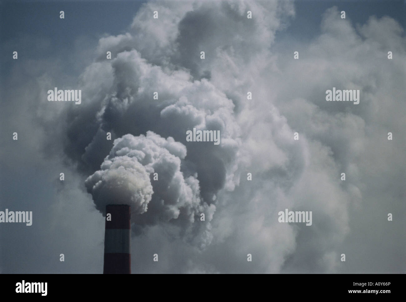 High section view smoke hi-res stock photography and images - Alamy