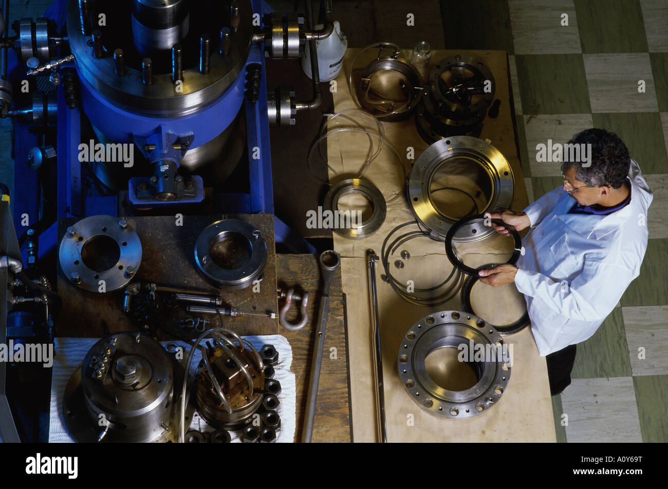 Inspecting seal rings hi-res stock photography and images - Alamy