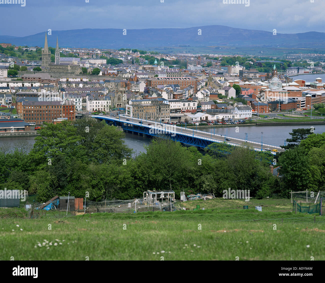 County derry or londonderry hi-res stock photography and images - Alamy