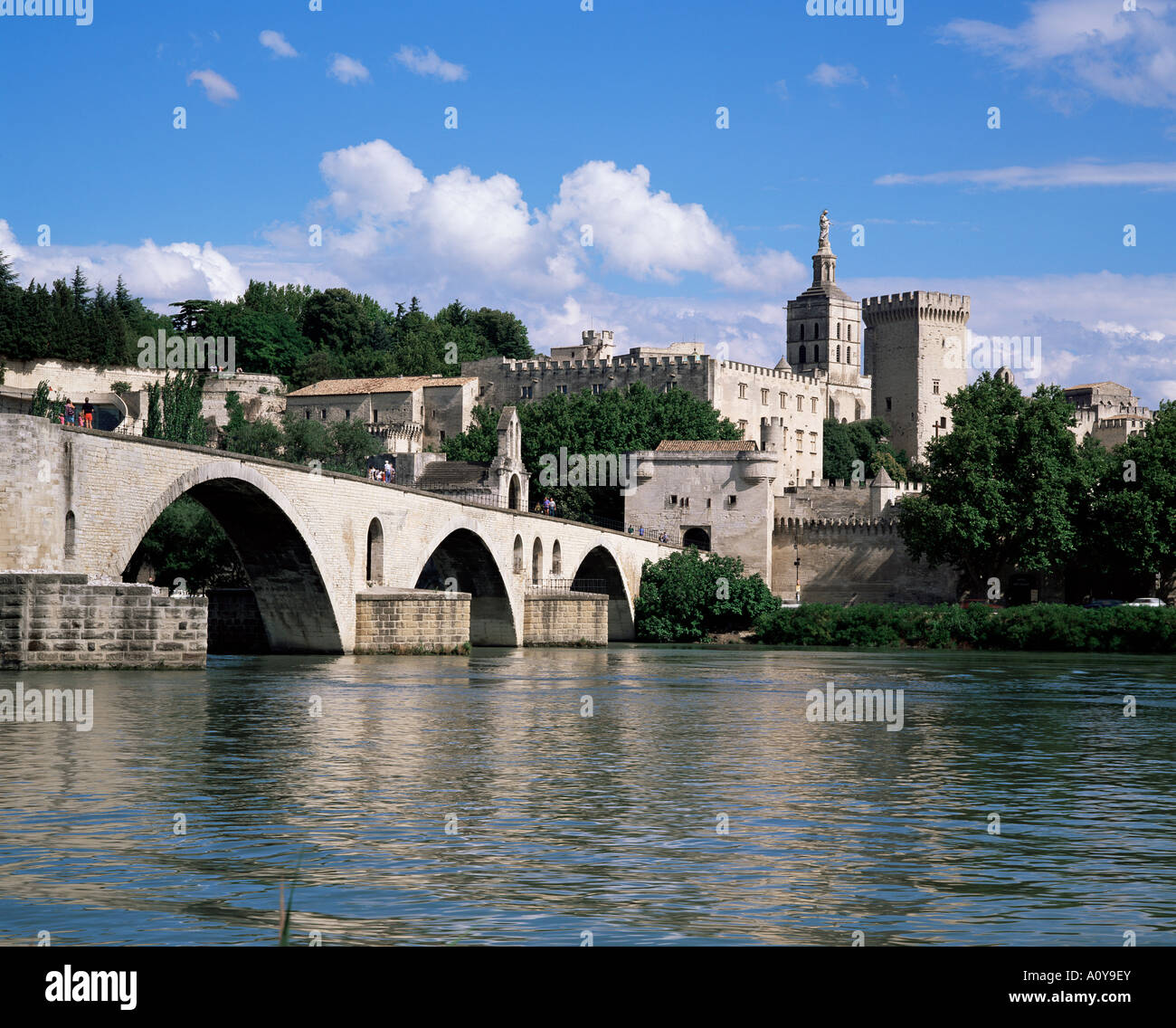 Avignon skyline water hi-res stock photography and images - Alamy
