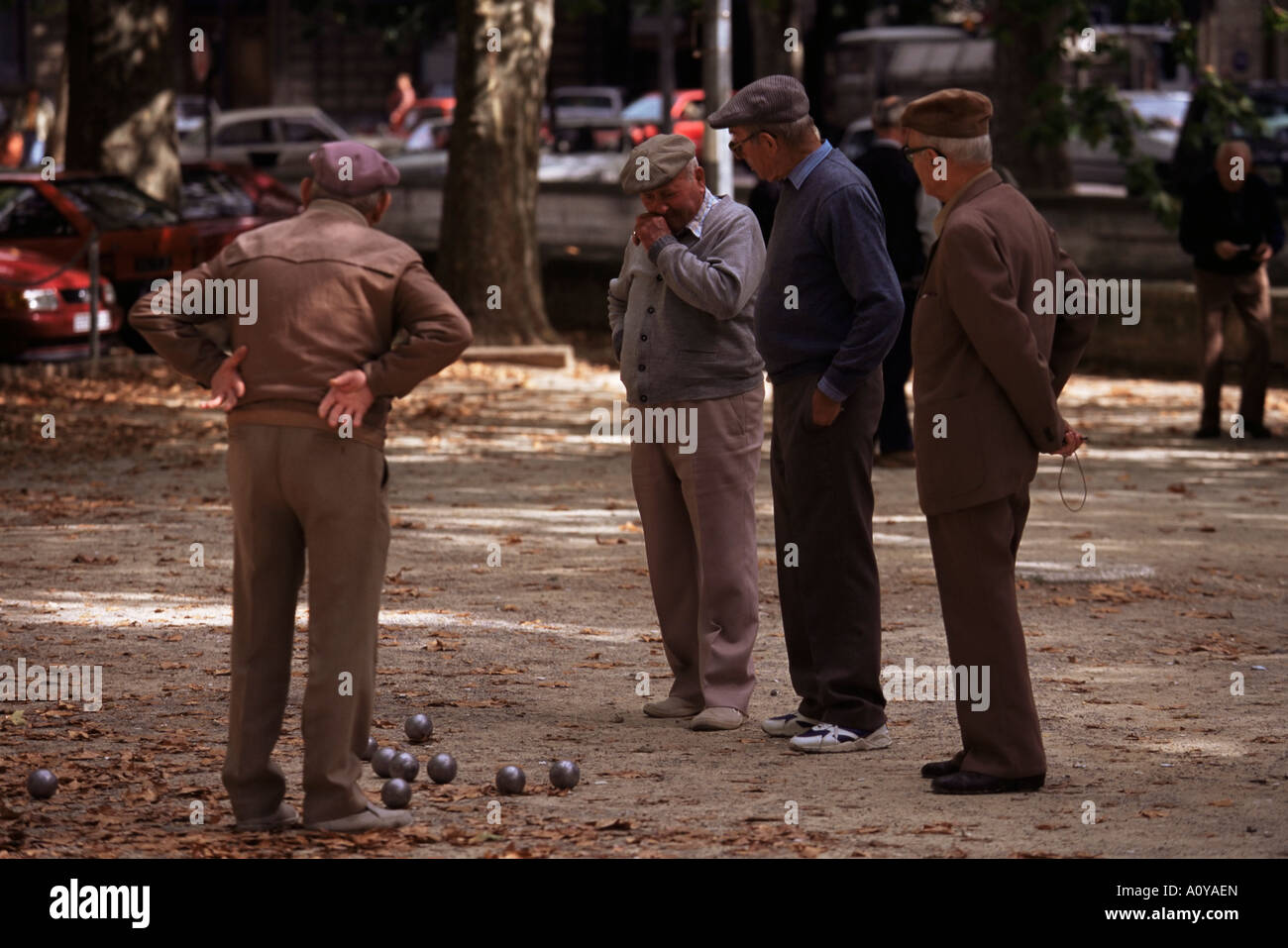 Old men playing hi-res stock photography and images - Alamy