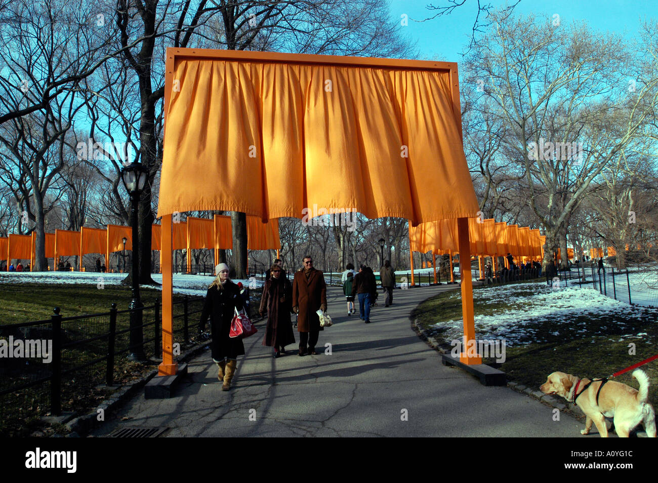 People throng to the last day of Christo and Jeanne Claude s The Gates ...