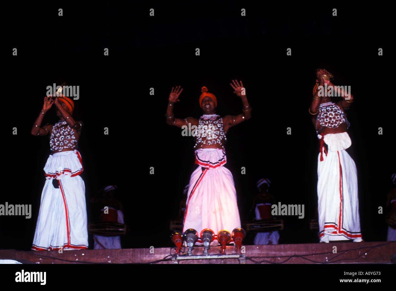 Sri Lankan dancing girls performs a traditional dance routine Stock ...