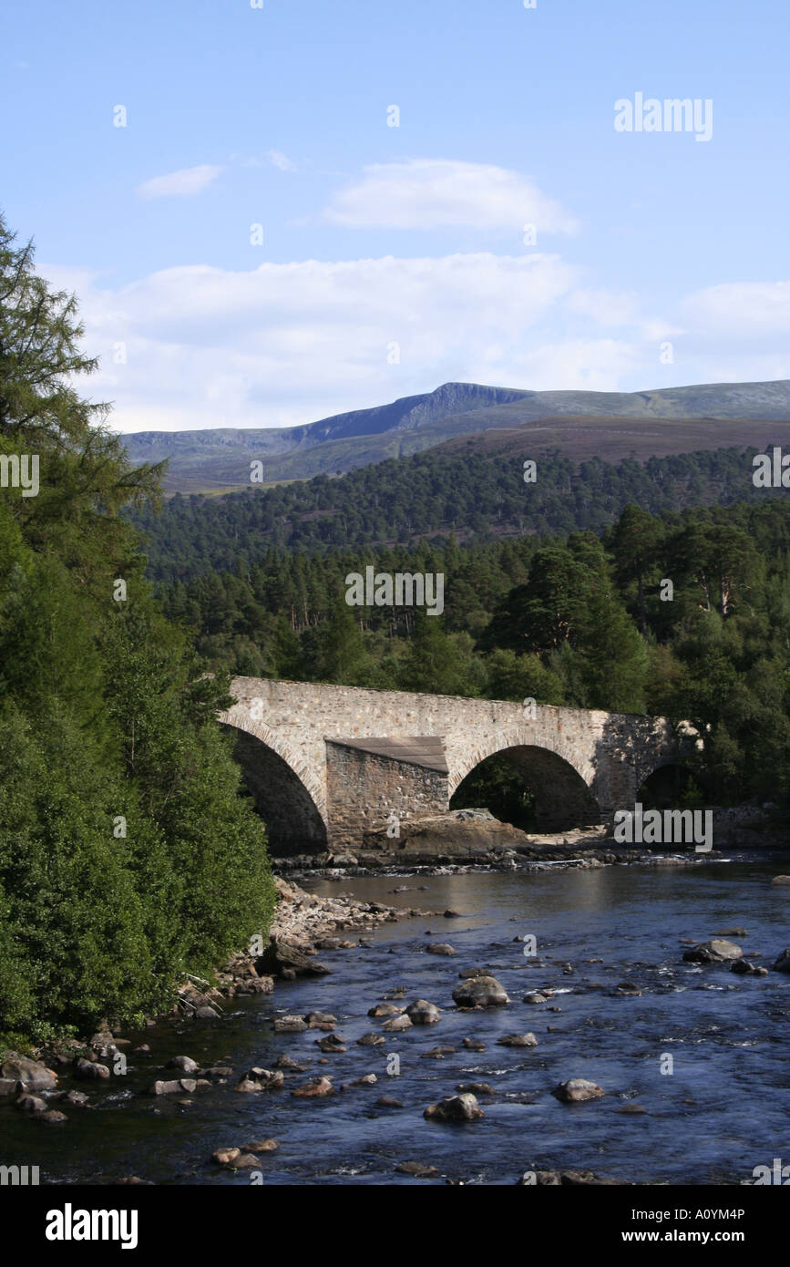 Old invercauld bridge hi-res stock photography and images - Alamy