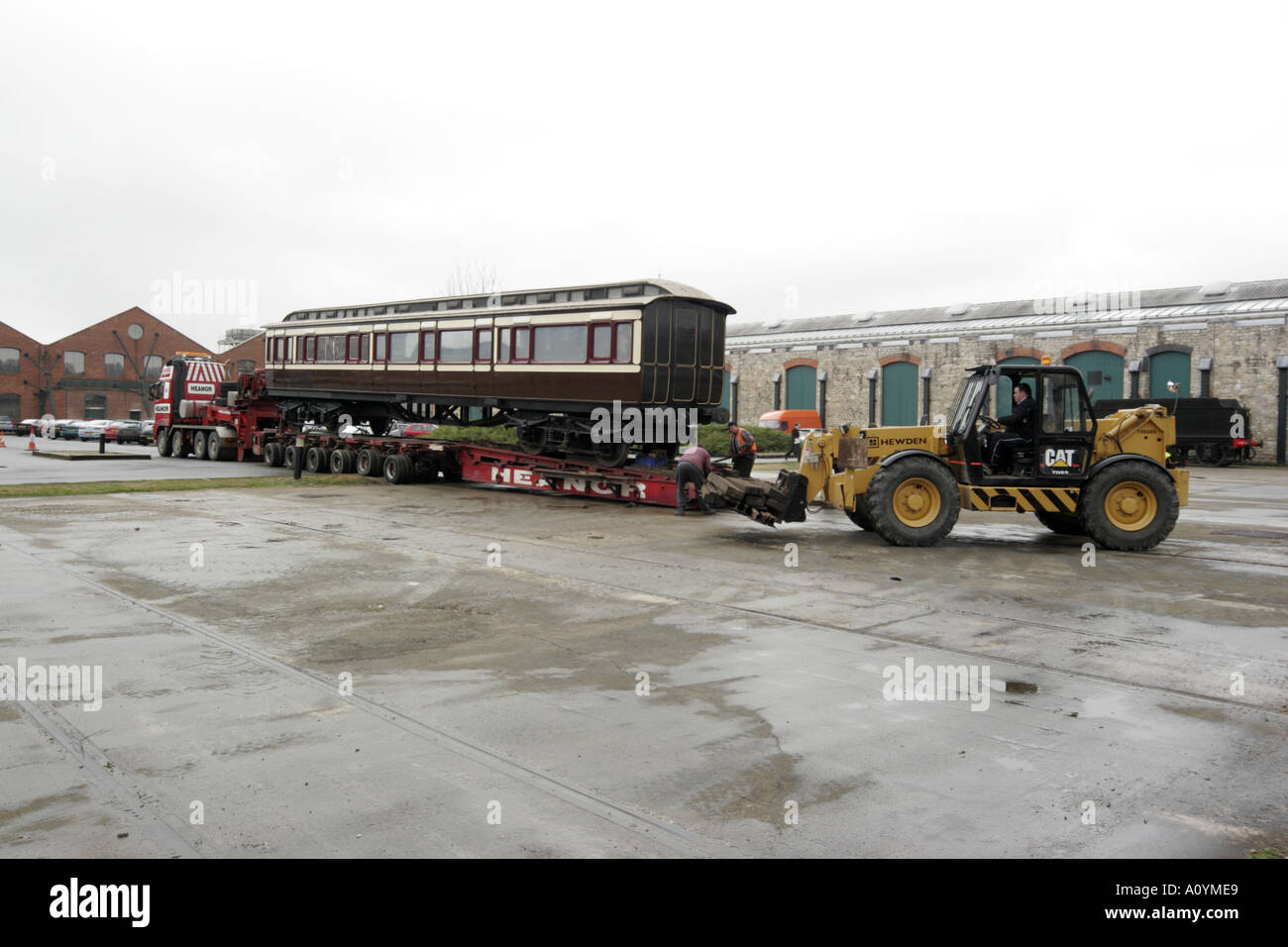 Swindon railway railroad works wiltshire hi-res stock photography and ...