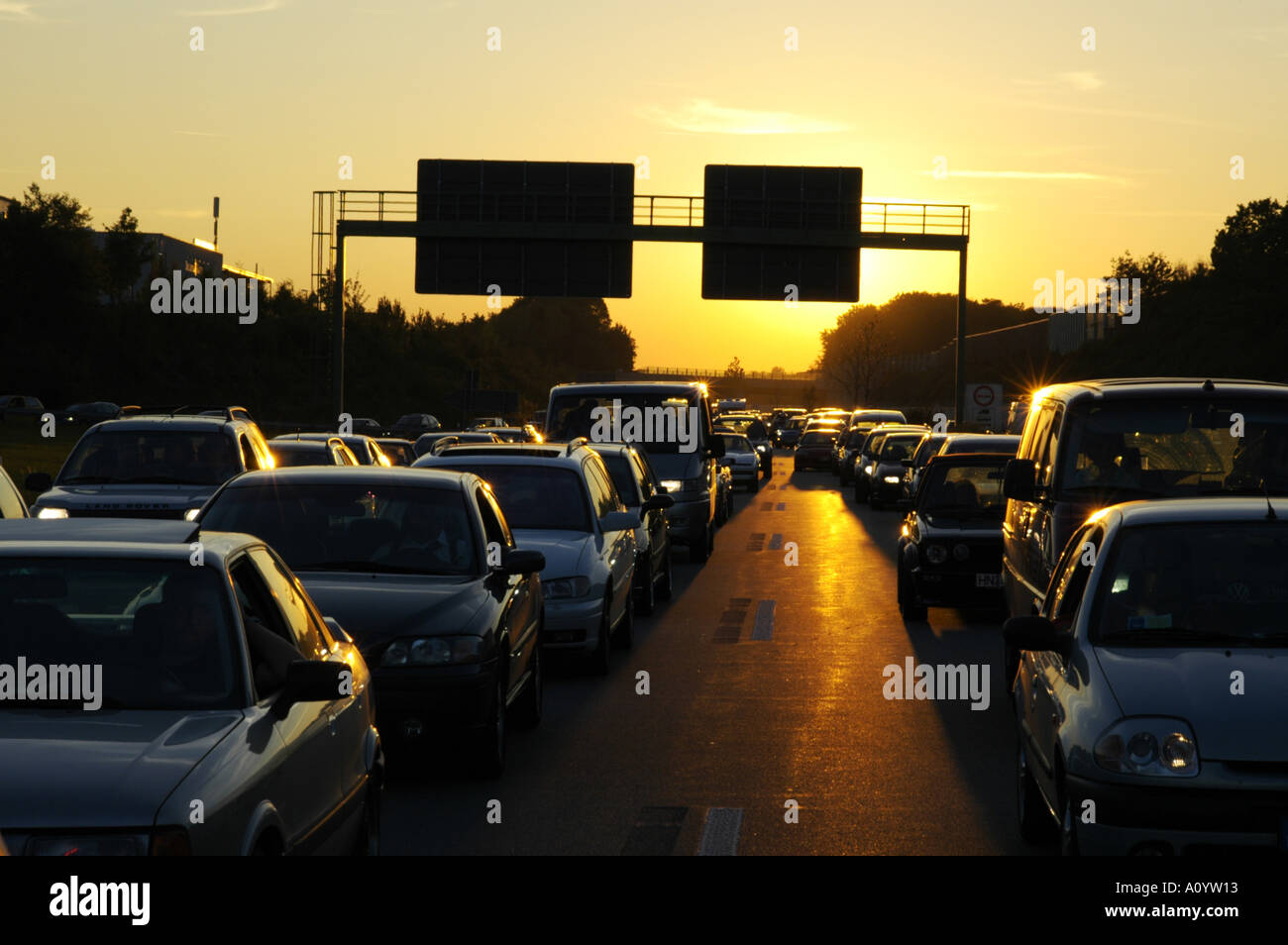 Stop go traffic signs hi-res stock photography and images - Alamy