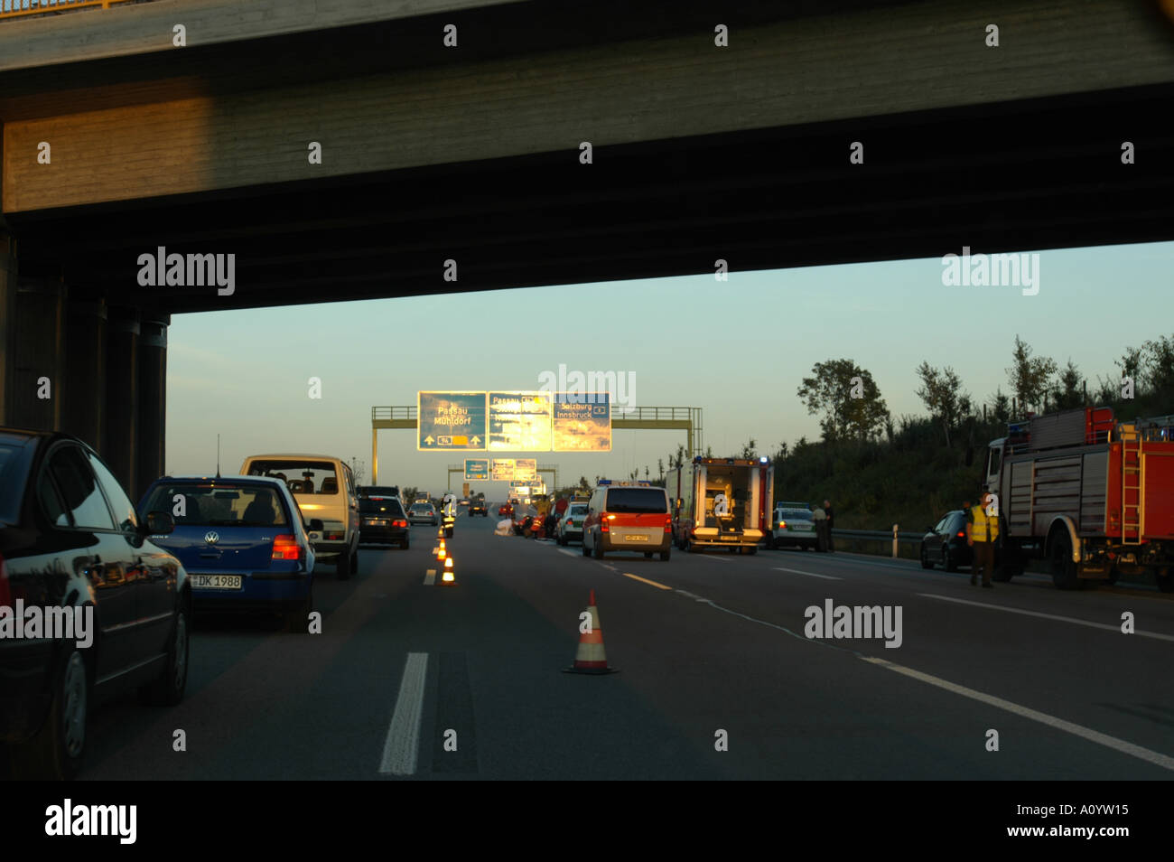 Stop go traffic signs hi-res stock photography and images - Alamy