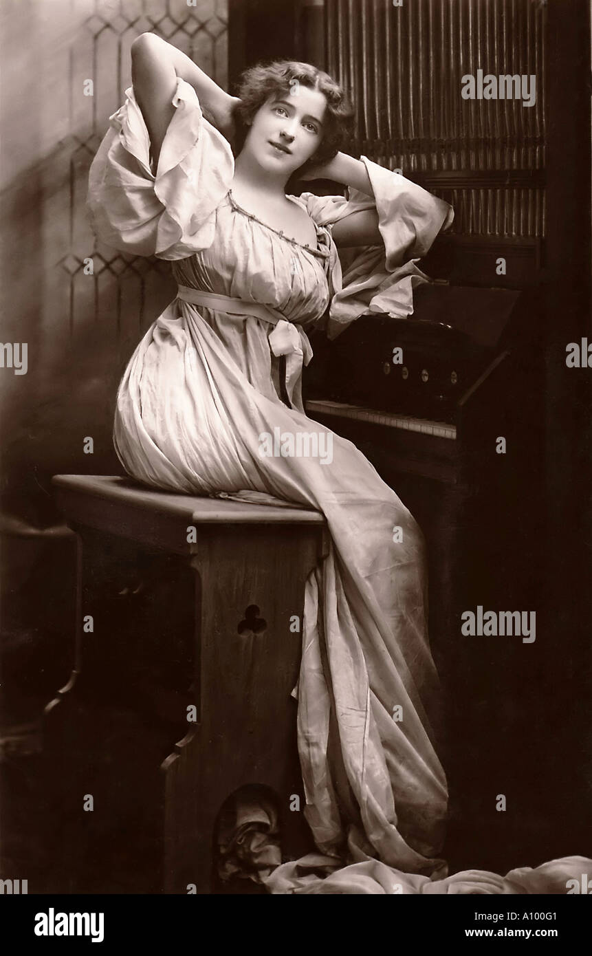 The harmonium hi-res stock photography and images - Alamy