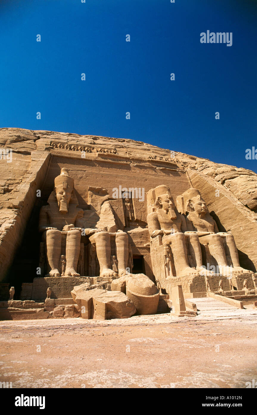 Egyptian cornice hi-res stock photography and images - Alamy