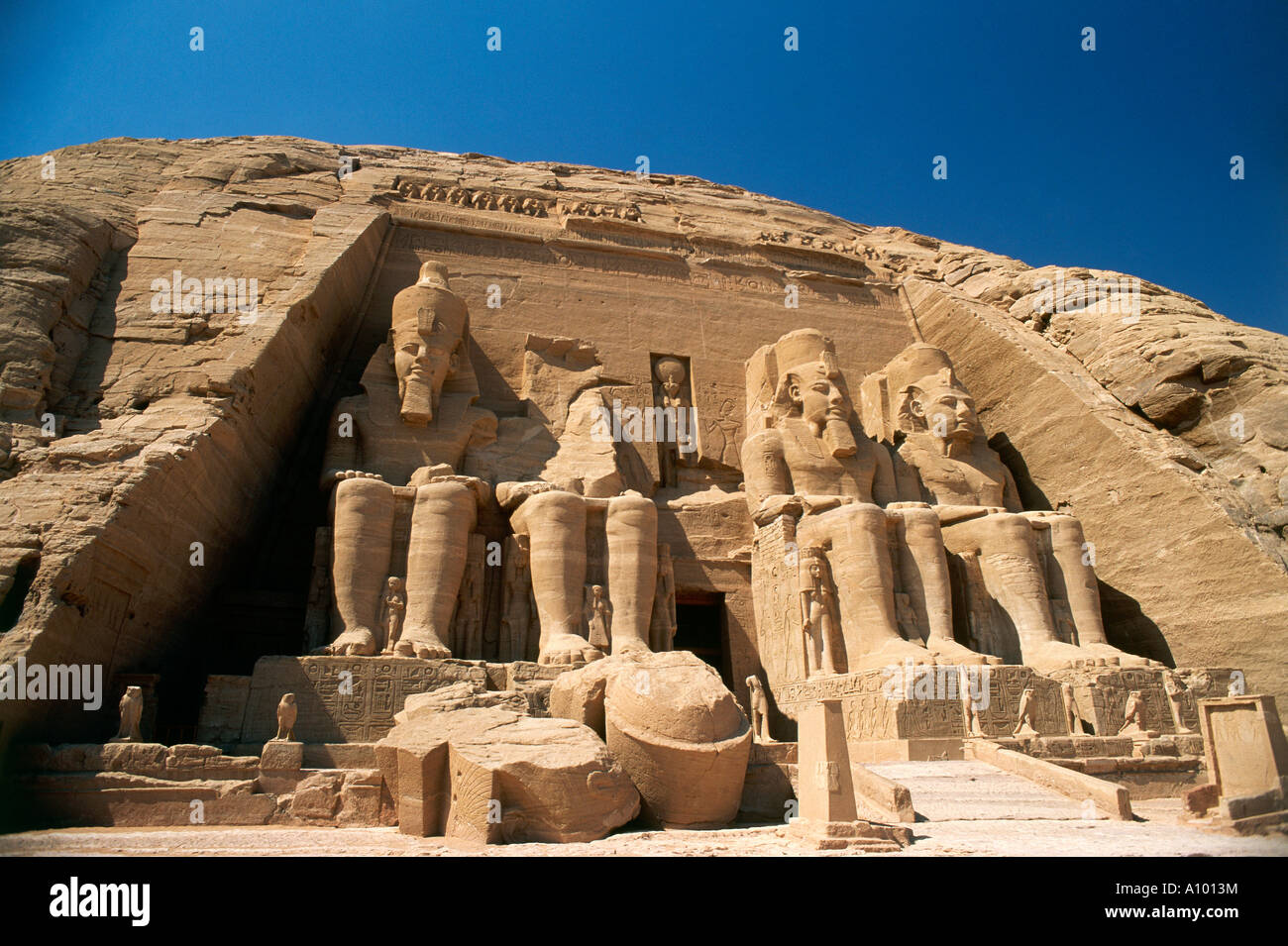Egyptian cornice hi-res stock photography and images - Alamy