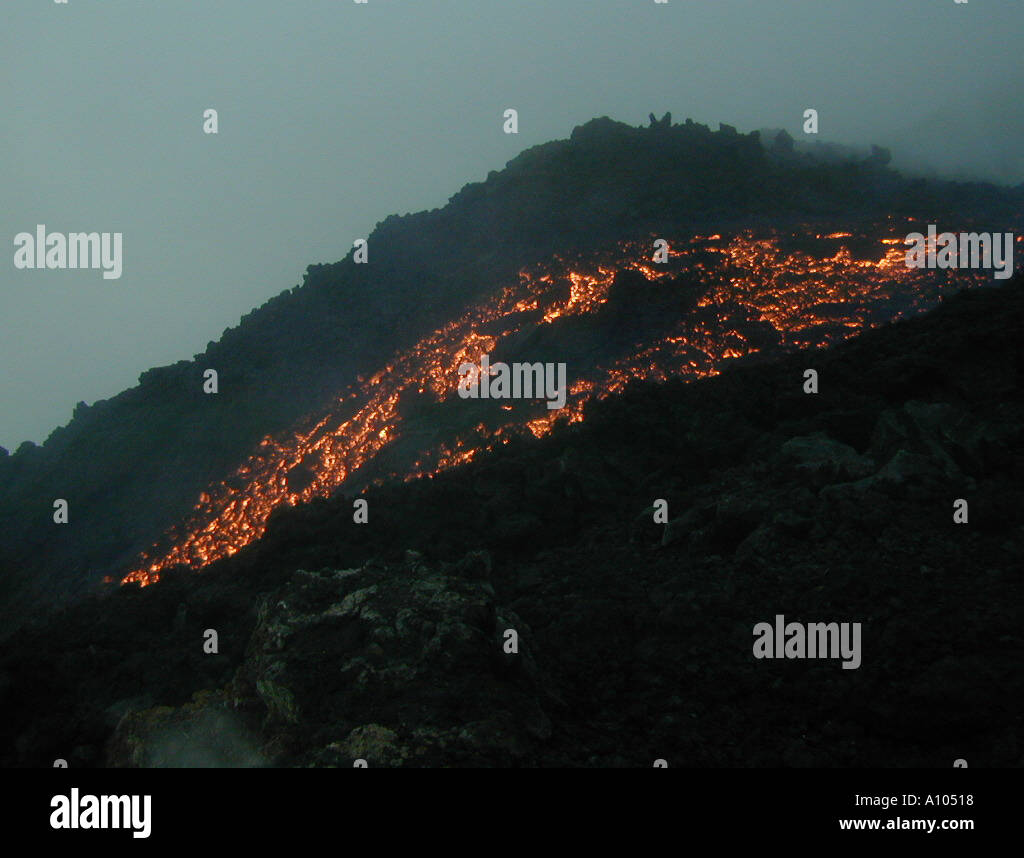 vanuatu tetarwe crater lopevi Stock Photo - Alamy