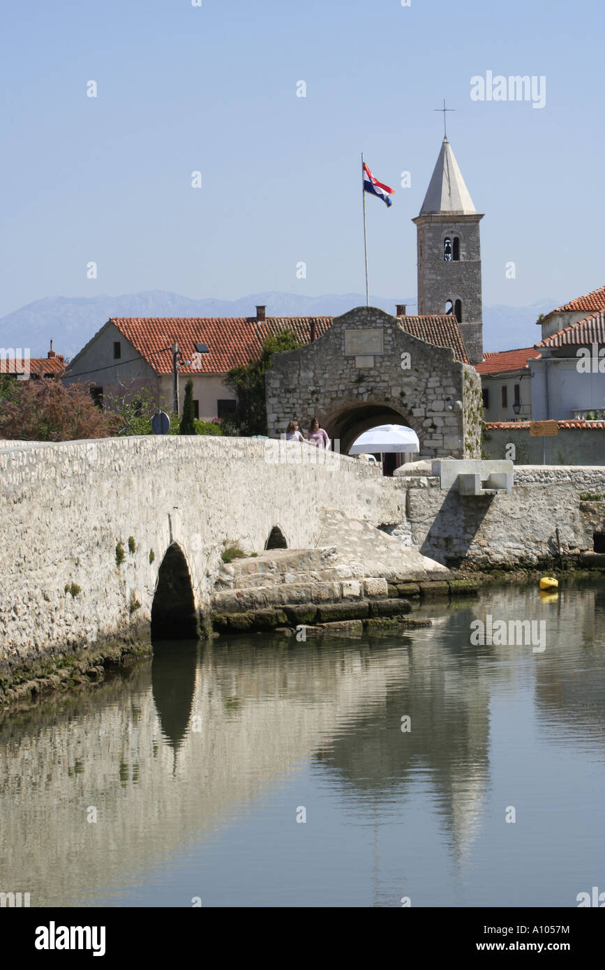 Bridge and entrance gate Nin Stock Photo - Alamy