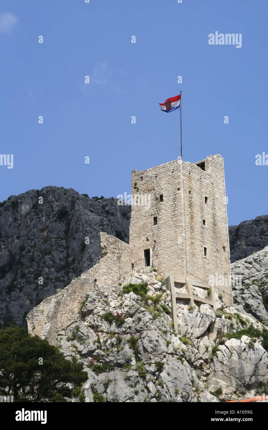 Hilltop fort Omis Stock Photo - Alamy