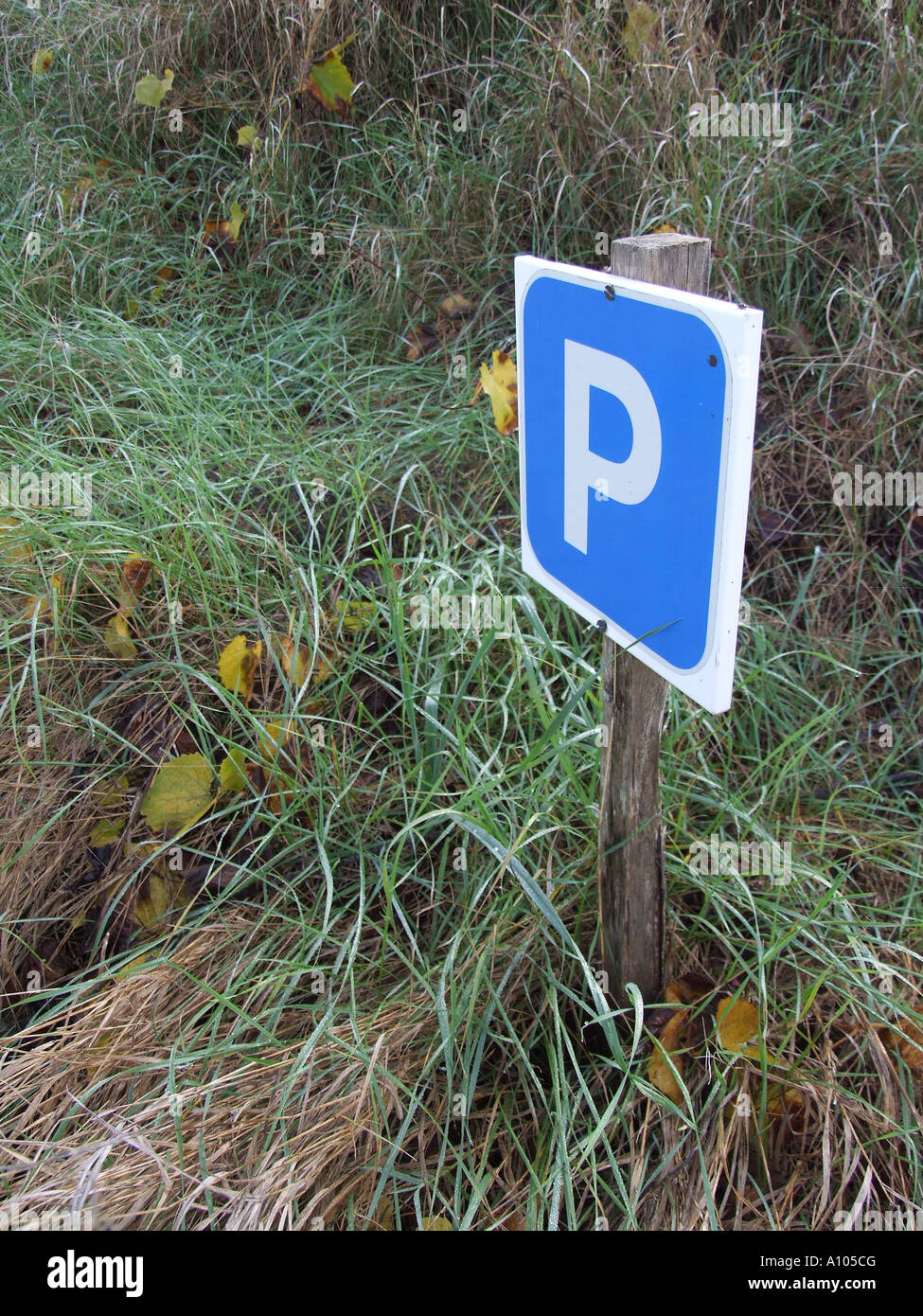 parking sign in field in countryside Stock Photo - Alamy