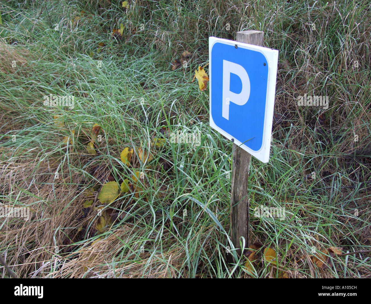 parking sign in field in countryside Stock Photo - Alamy