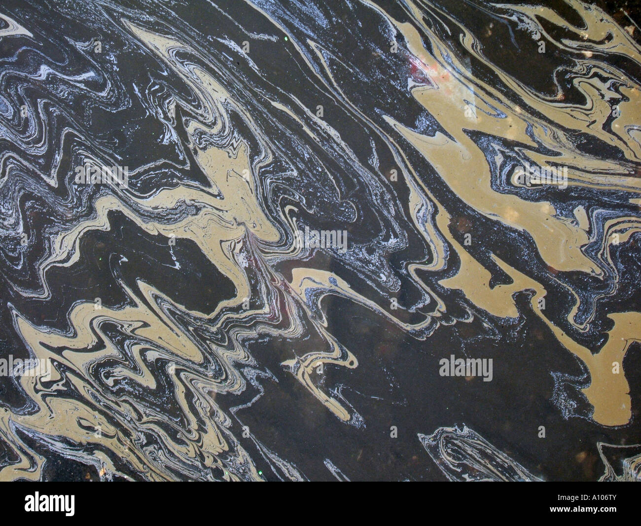 oil leak pattern on water surface Stock Photo - Alamy