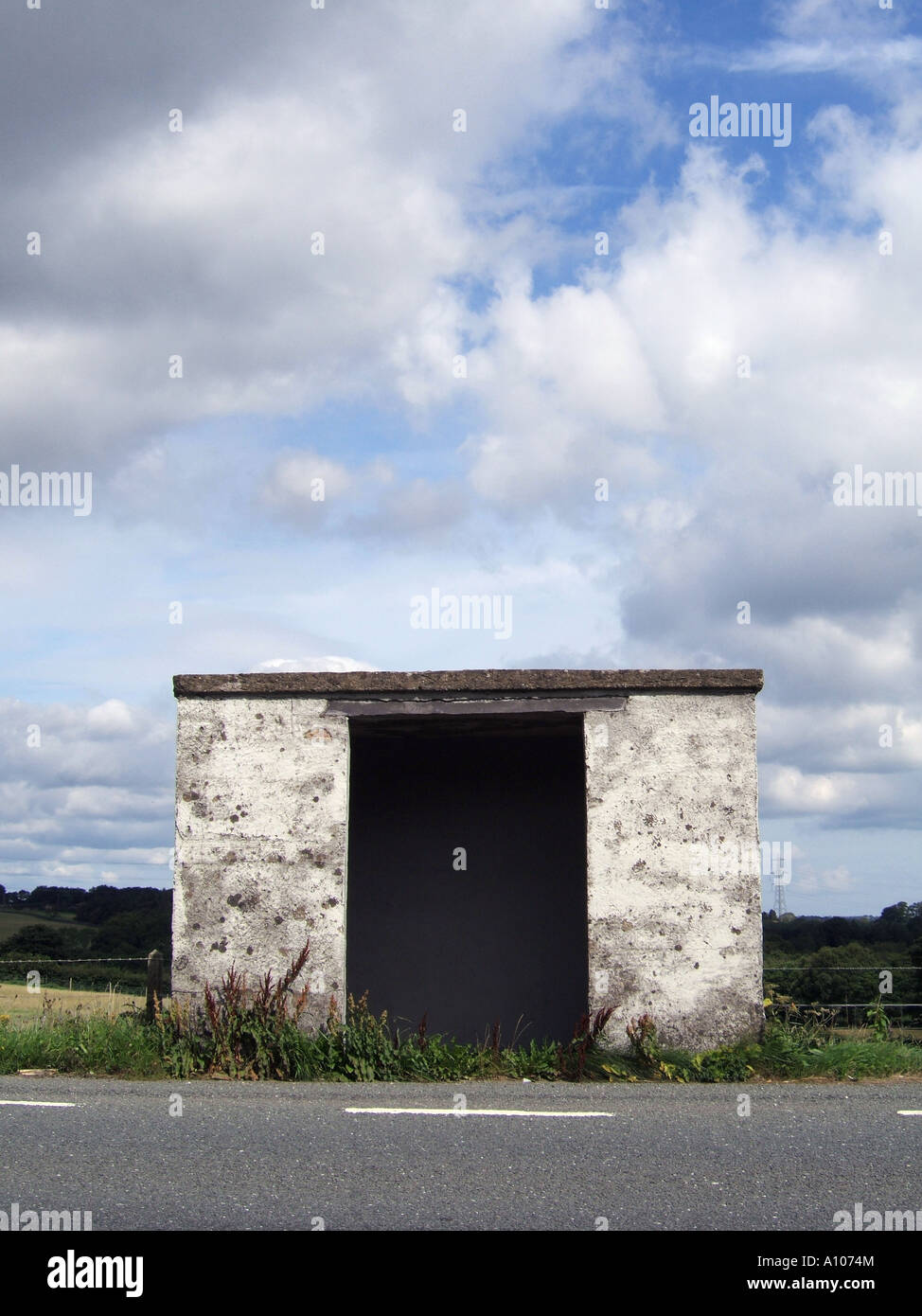 rural bus stop Stock Photo - Alamy