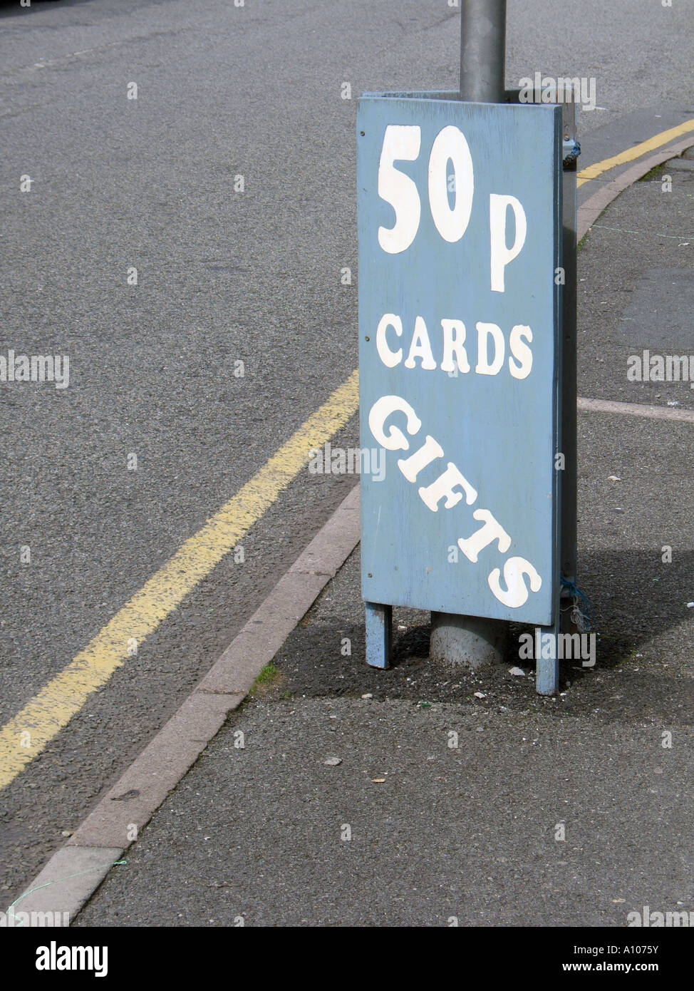 gift shop sign on high street Stock Photo - Alamy