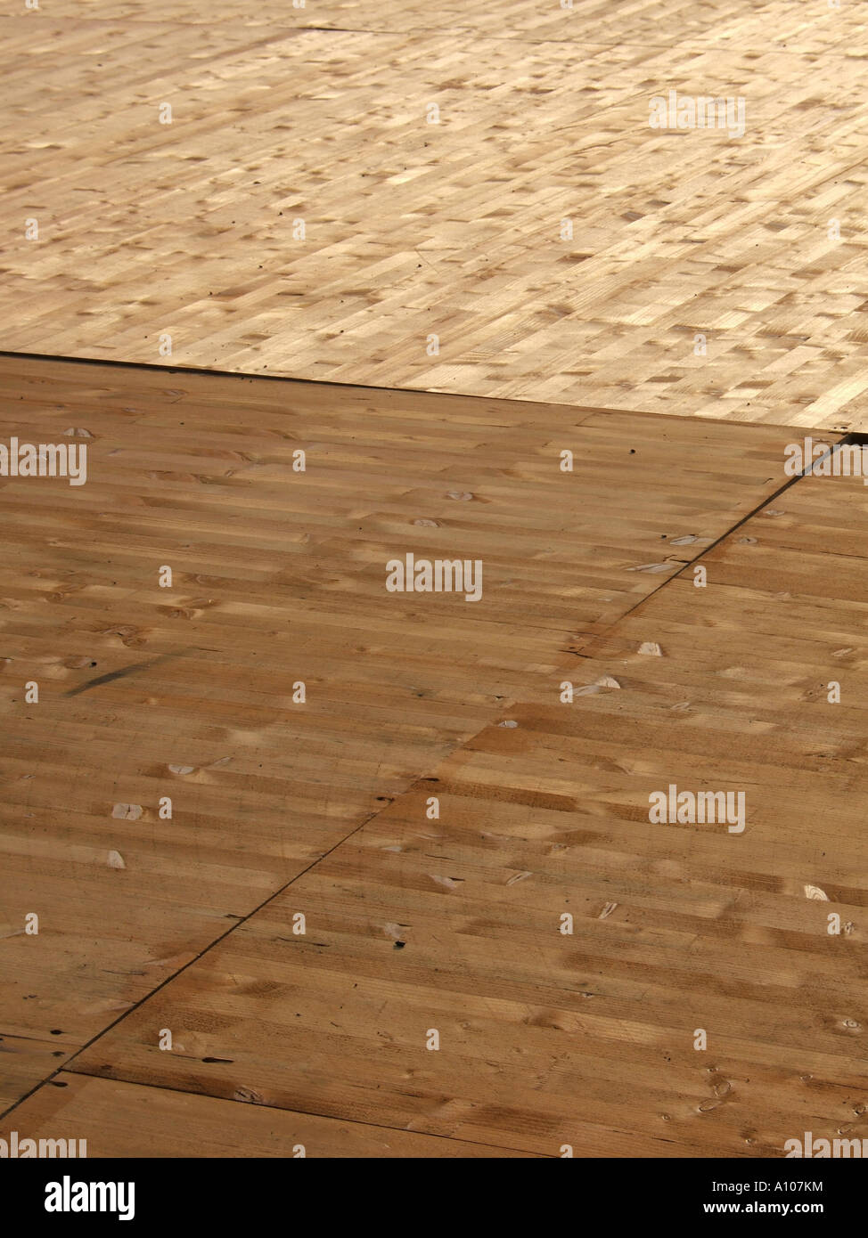empty wooden floor base foundation under construction Stock Photo - Alamy