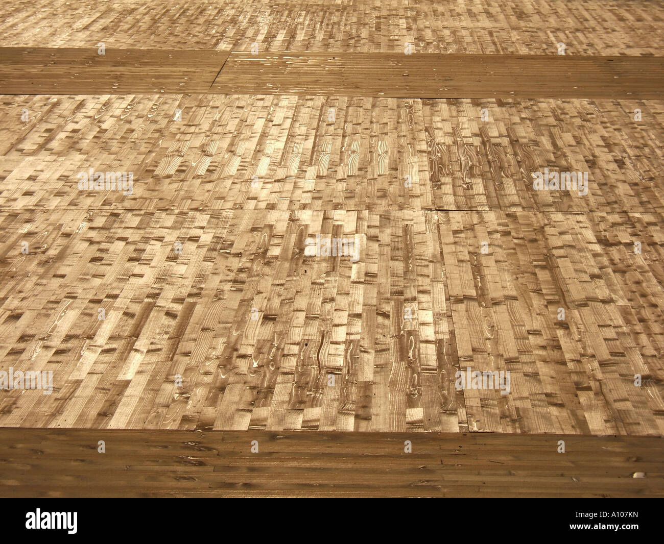 empty wooden floor base foundation under construction Stock Photo - Alamy