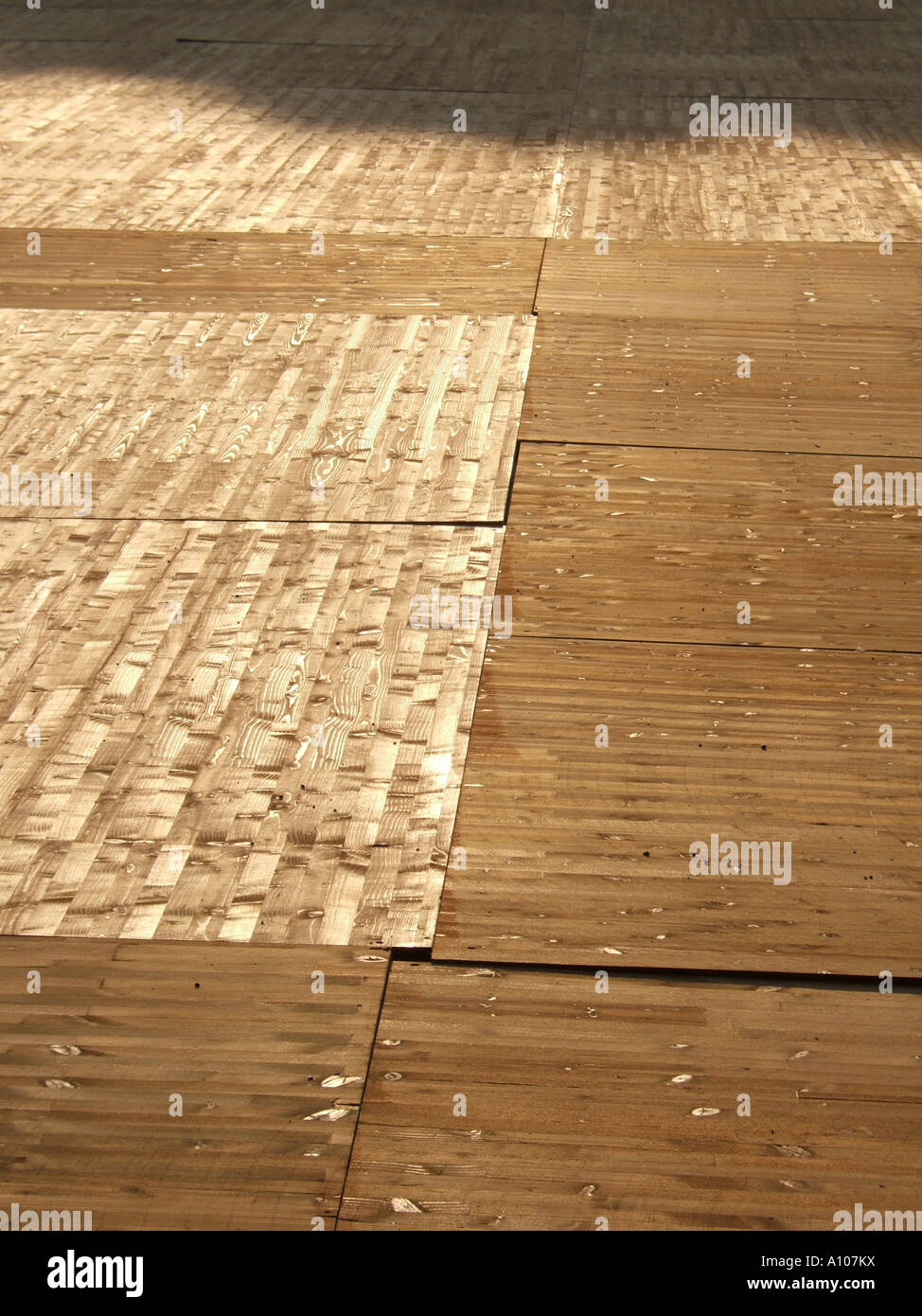 empty wooden floor base foundation under construction Stock Photo - Alamy